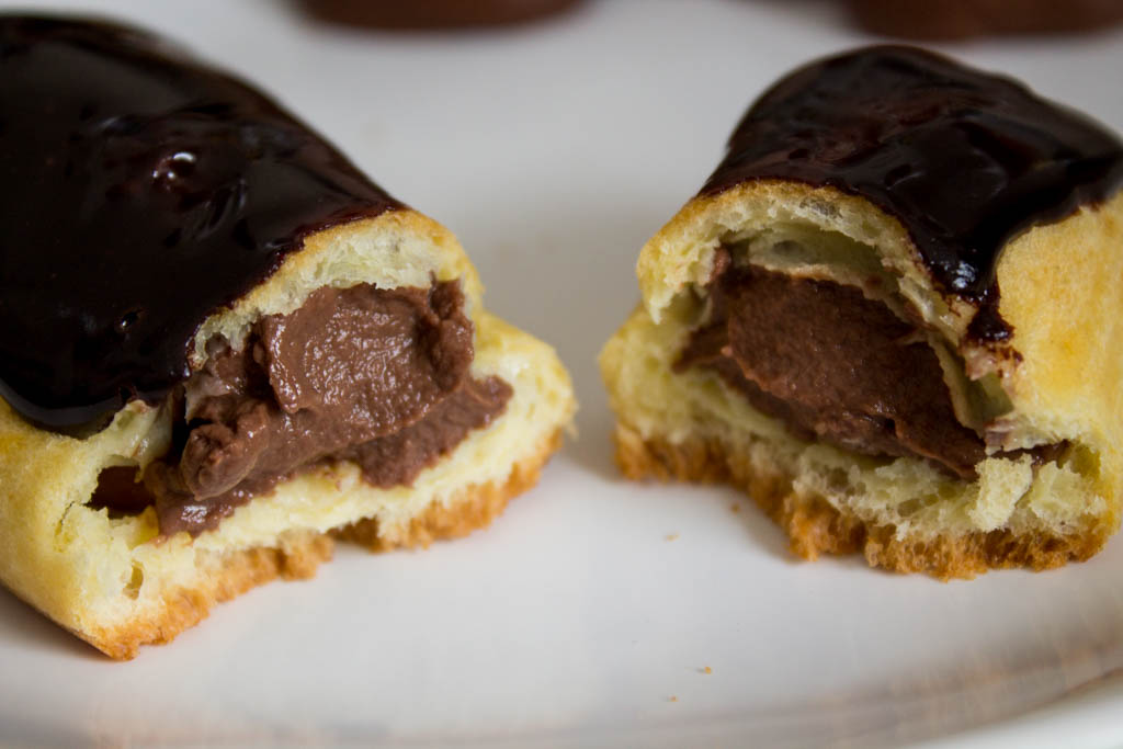 Éclair au chocolat – Gâteaux & Délices