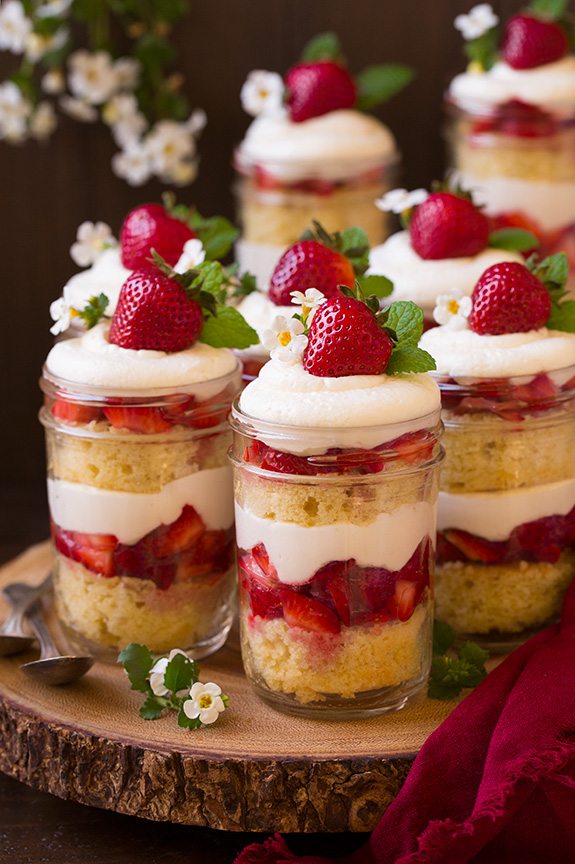 Verrines de fraises et crème mascarpone – Gâteaux & Délices